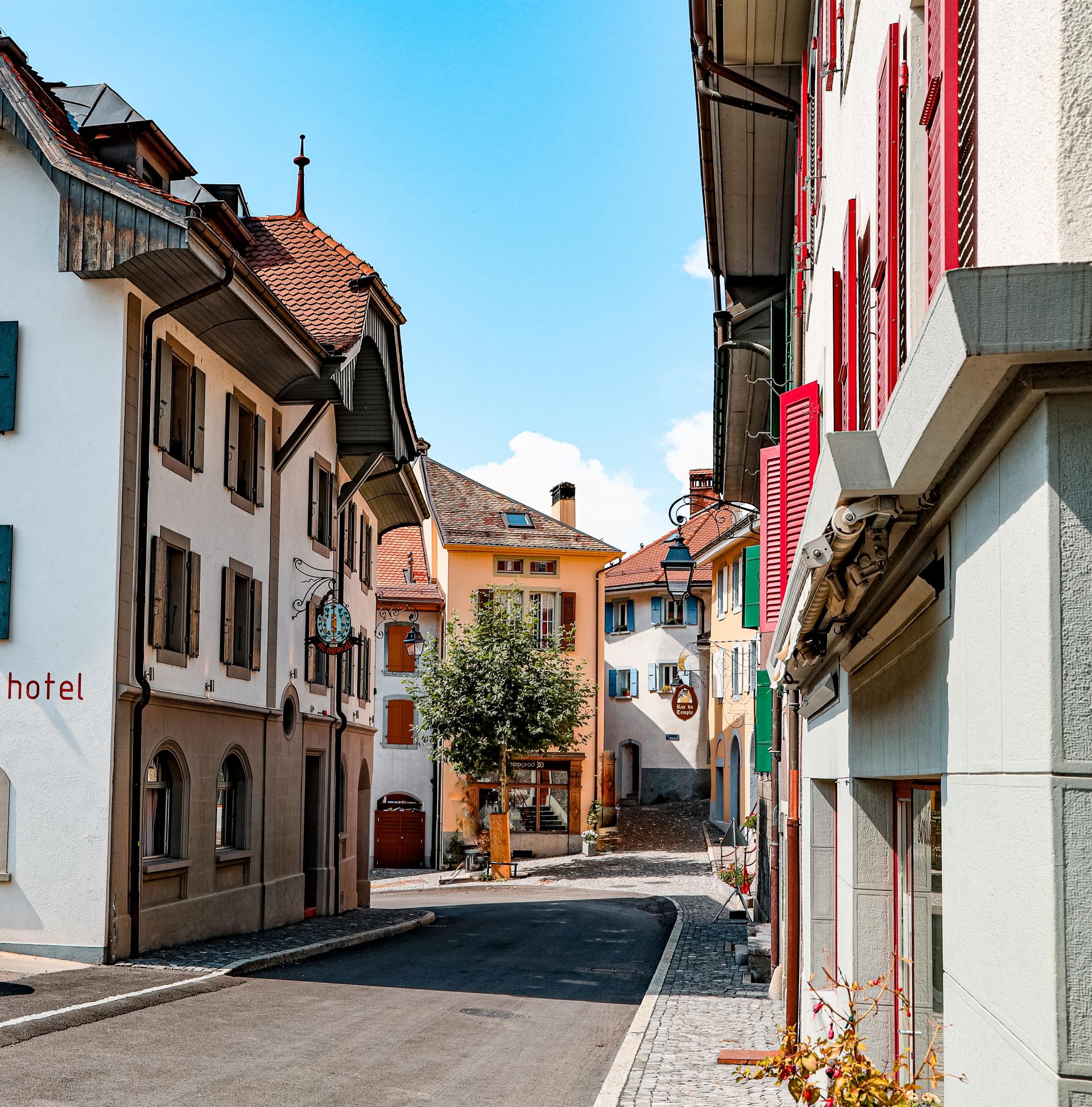 Time to explore the Swiss Riviera, Montreux - Trip My France